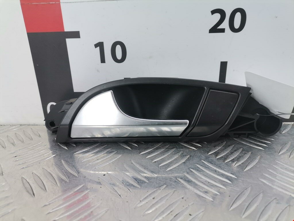 Ручка двери внутренняя задняя левая Audi Q7 4L 4L0837019A арт. 1592575