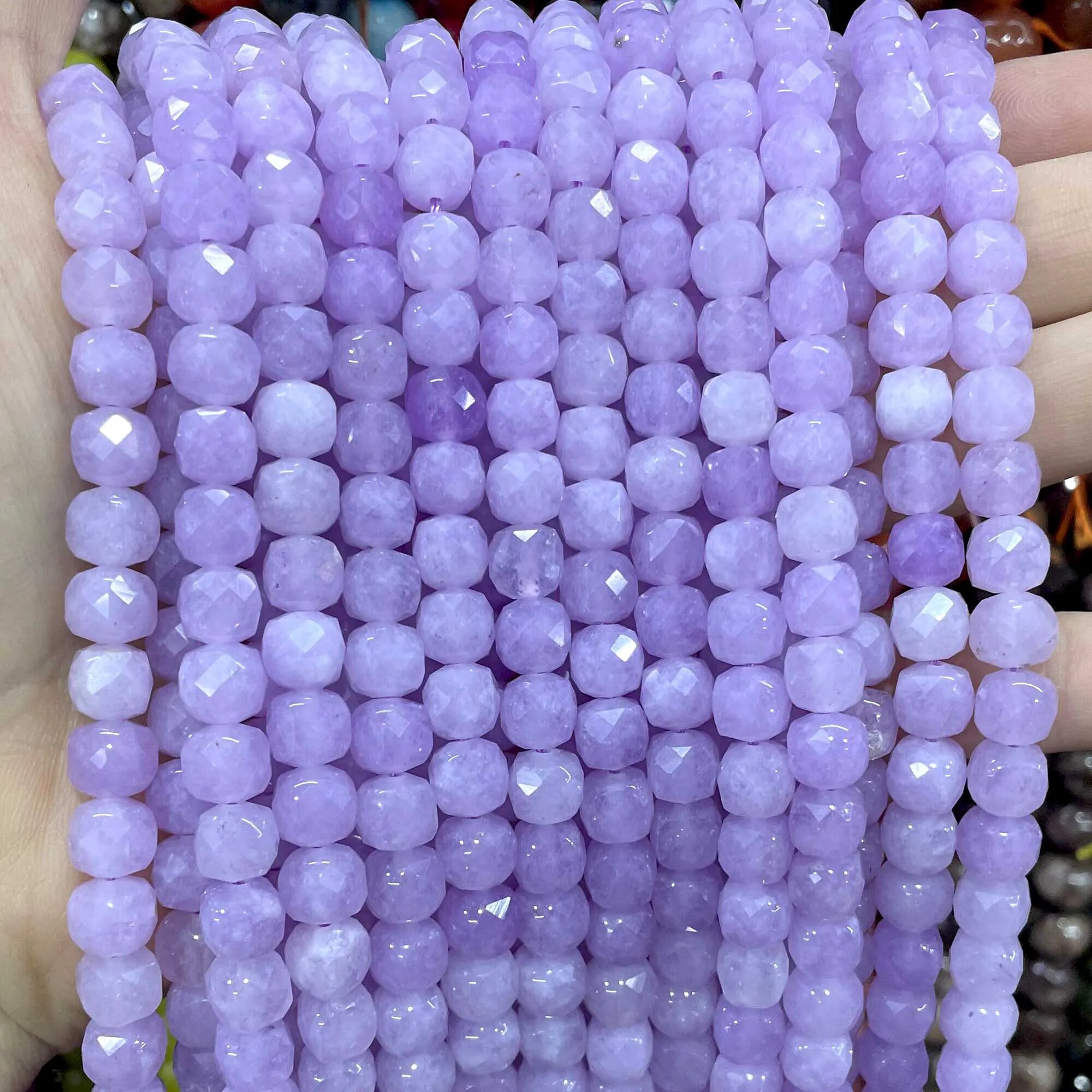 Светло-фиолетовые квадратные бусины из халцедона 7-8 мм SYSRXLR