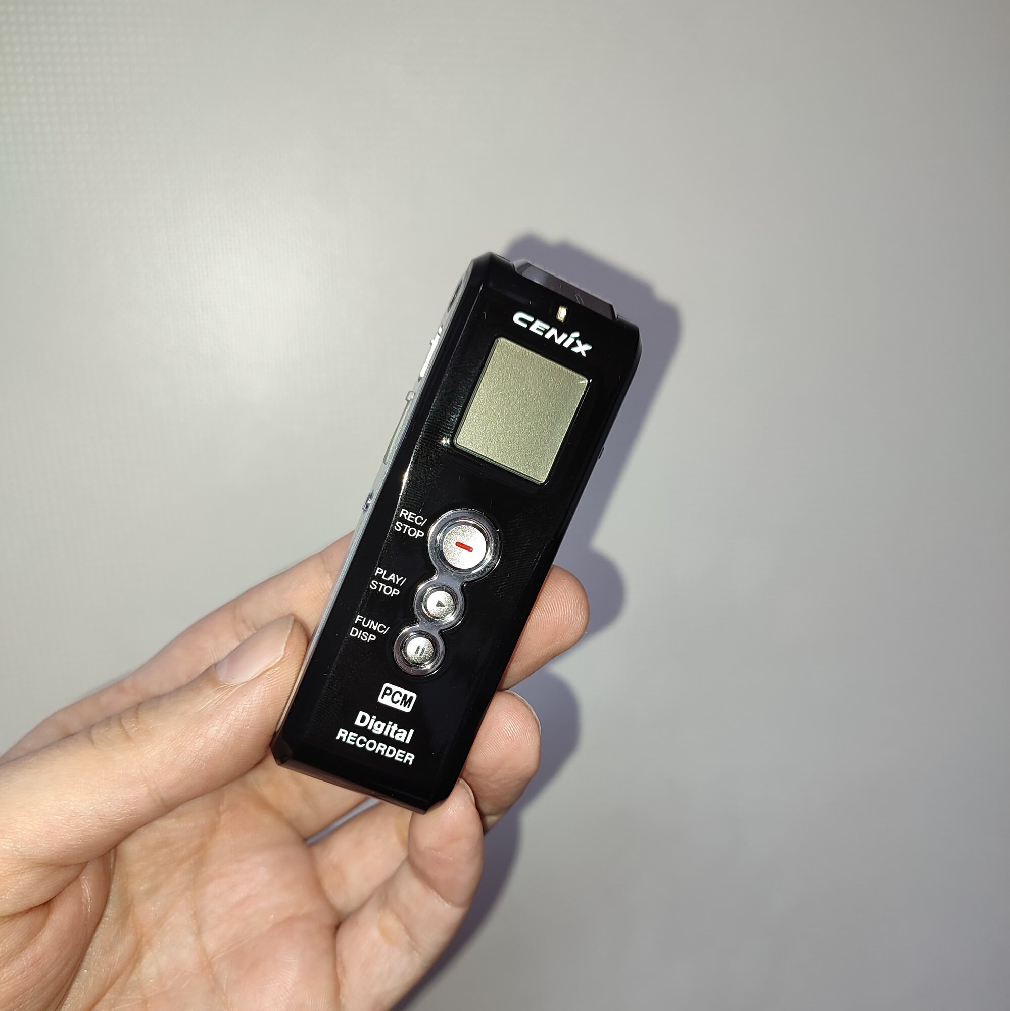 Диктофон Cenix VR-N980 черный, 4 Гб, профессиональный, ЖК экран, выносной микрофон