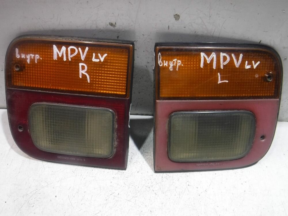 Фонарь задний внутренний Mazda MPV LB82513F0A