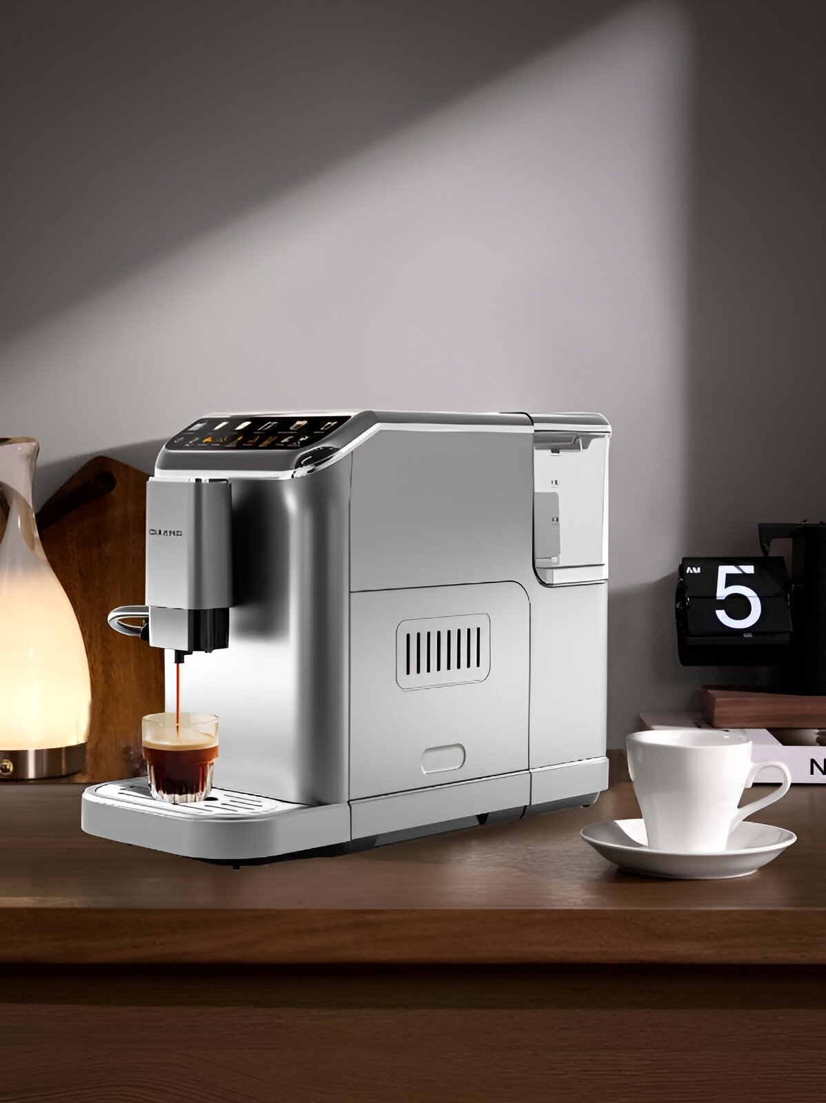 Кофемашина полуавтоматическая, 1350 Вт, 20 бар, сенсорное управление, резервуар для воды 1.5 л, для молока 0.75 л