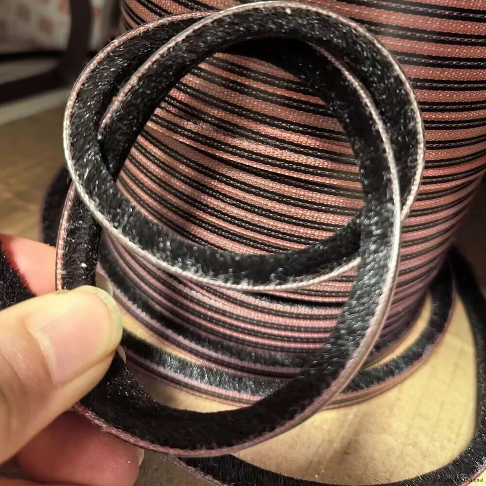 Щеточный уплотнитель с ПВХ вставкой для раздвижных дверей и окон ширина 5 мм x высота 6 мм, черный 10 м защита от пыли, влаги и сквозняков