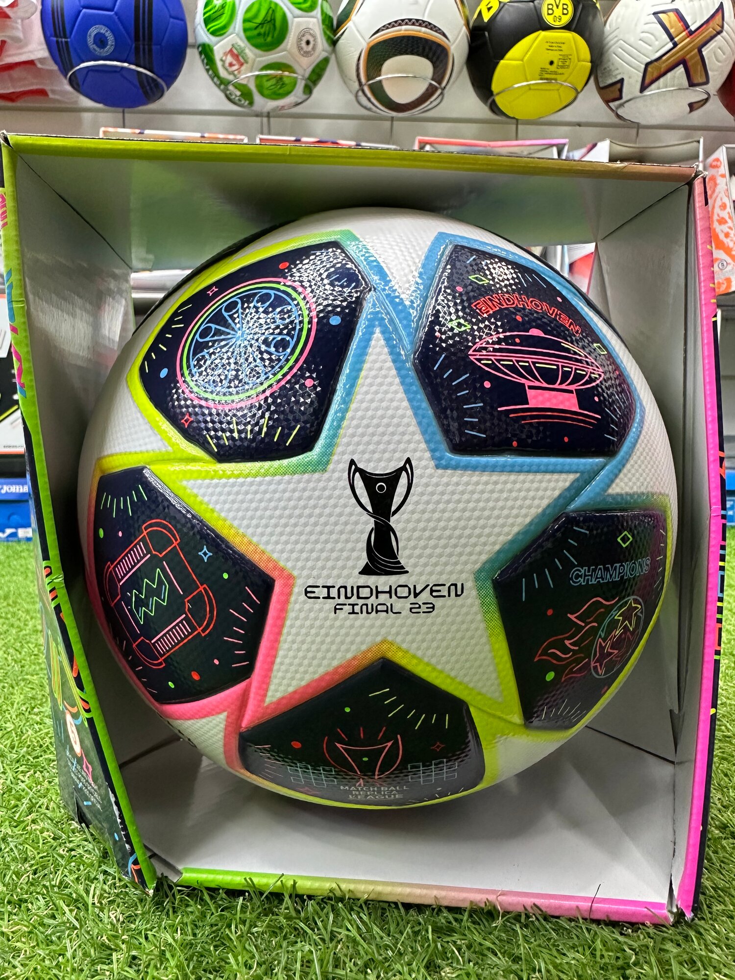 Профессиональный футбольный мяч UEFA Women's Champions League Eindhoven Final 23