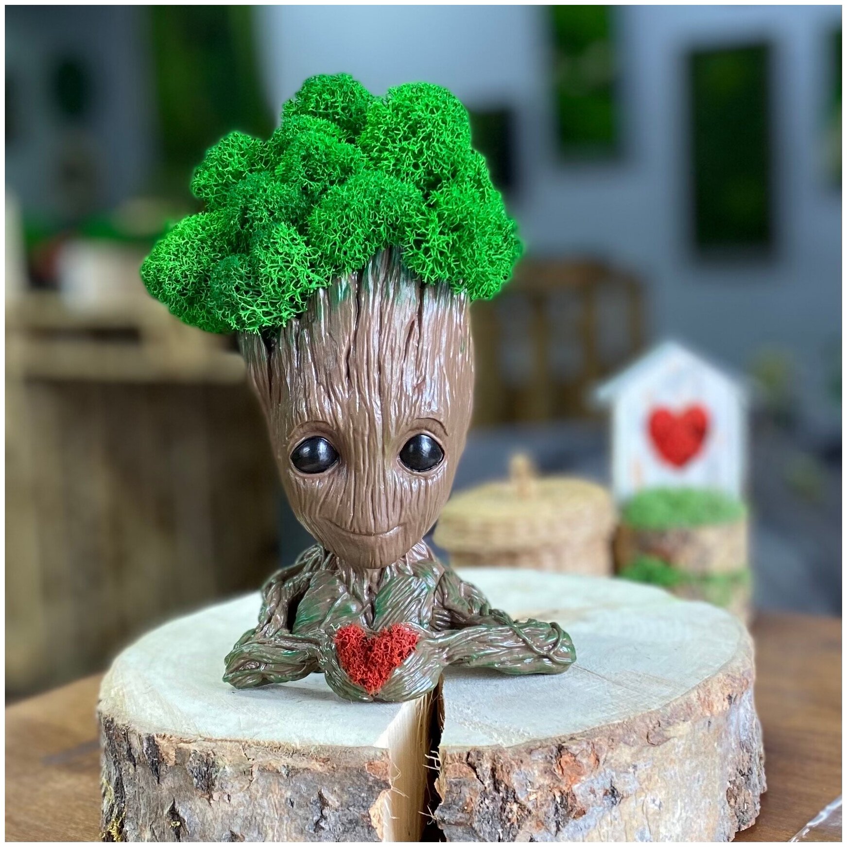 Кашпо со мхом "Грут" Love с сердцем Дом Мха - MossArt стабилизированный мох Ягель, 18 см.