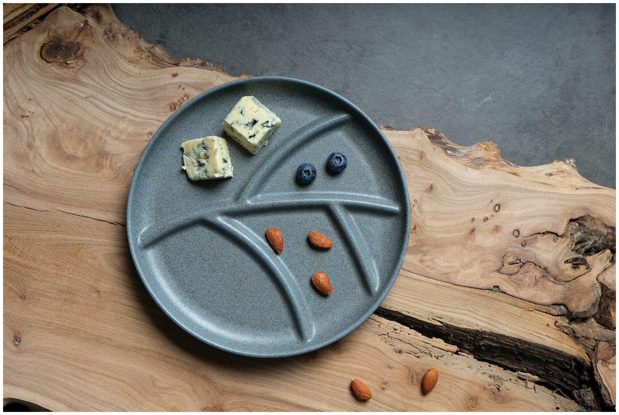 Менажница BILLIBARRI "Dancing Leaves" 23см Matt Blue