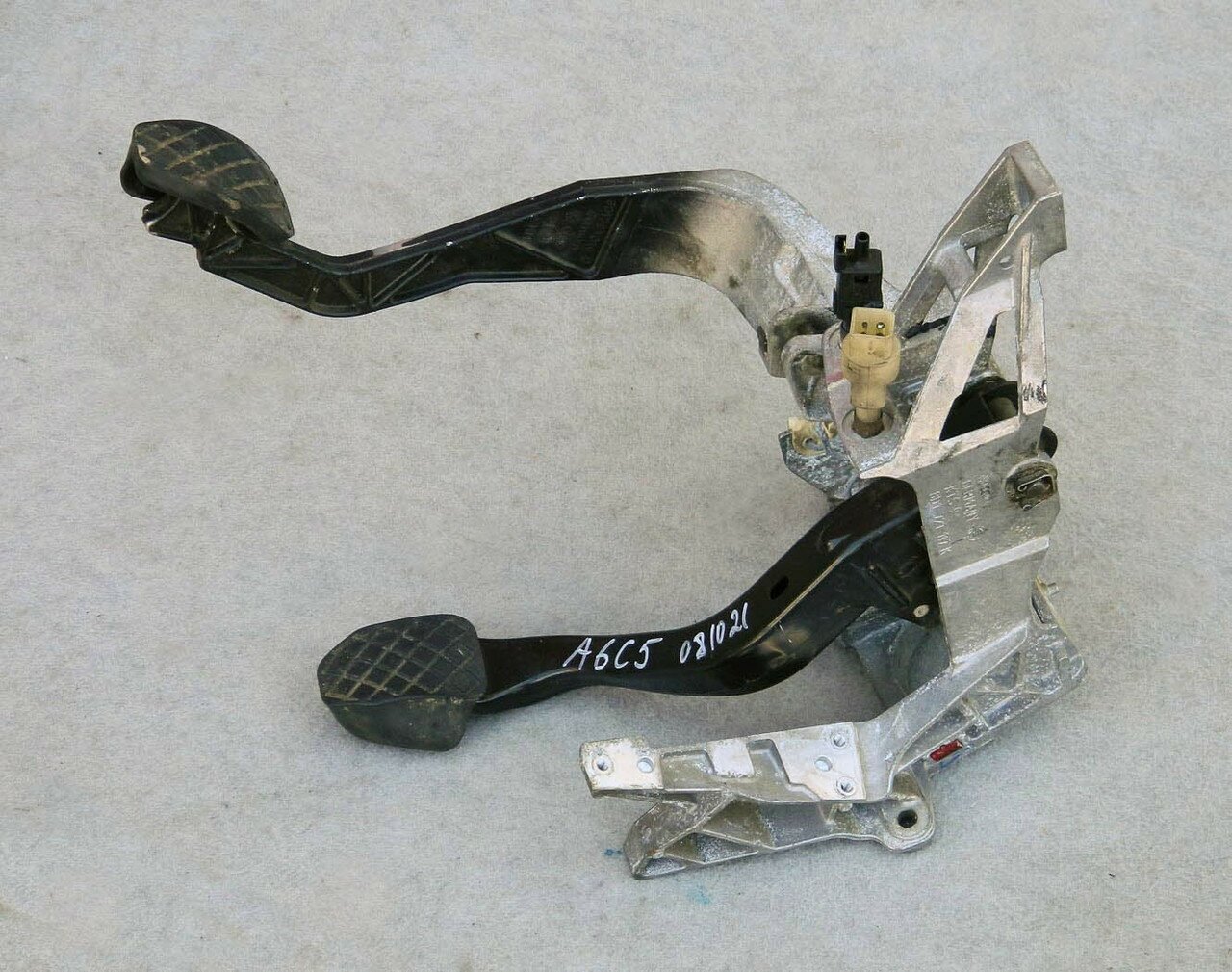 Педали Audi A6 C5 8D1721117K