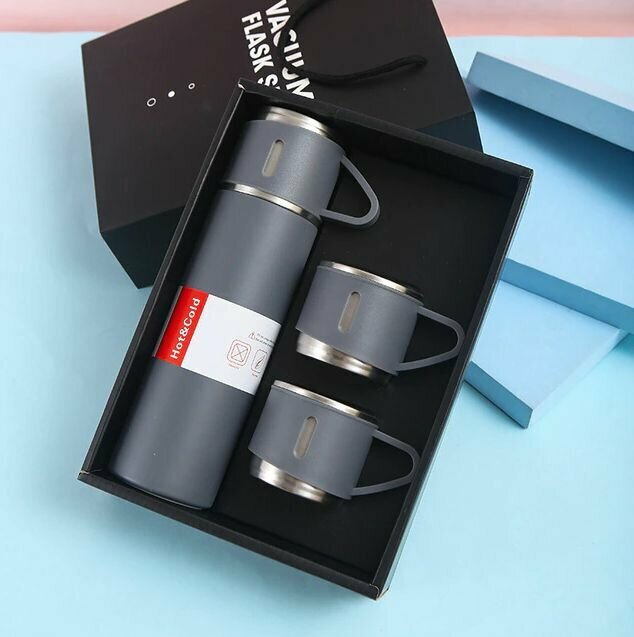 Комплект/Термос+3 чашки/В подарочной упаковке