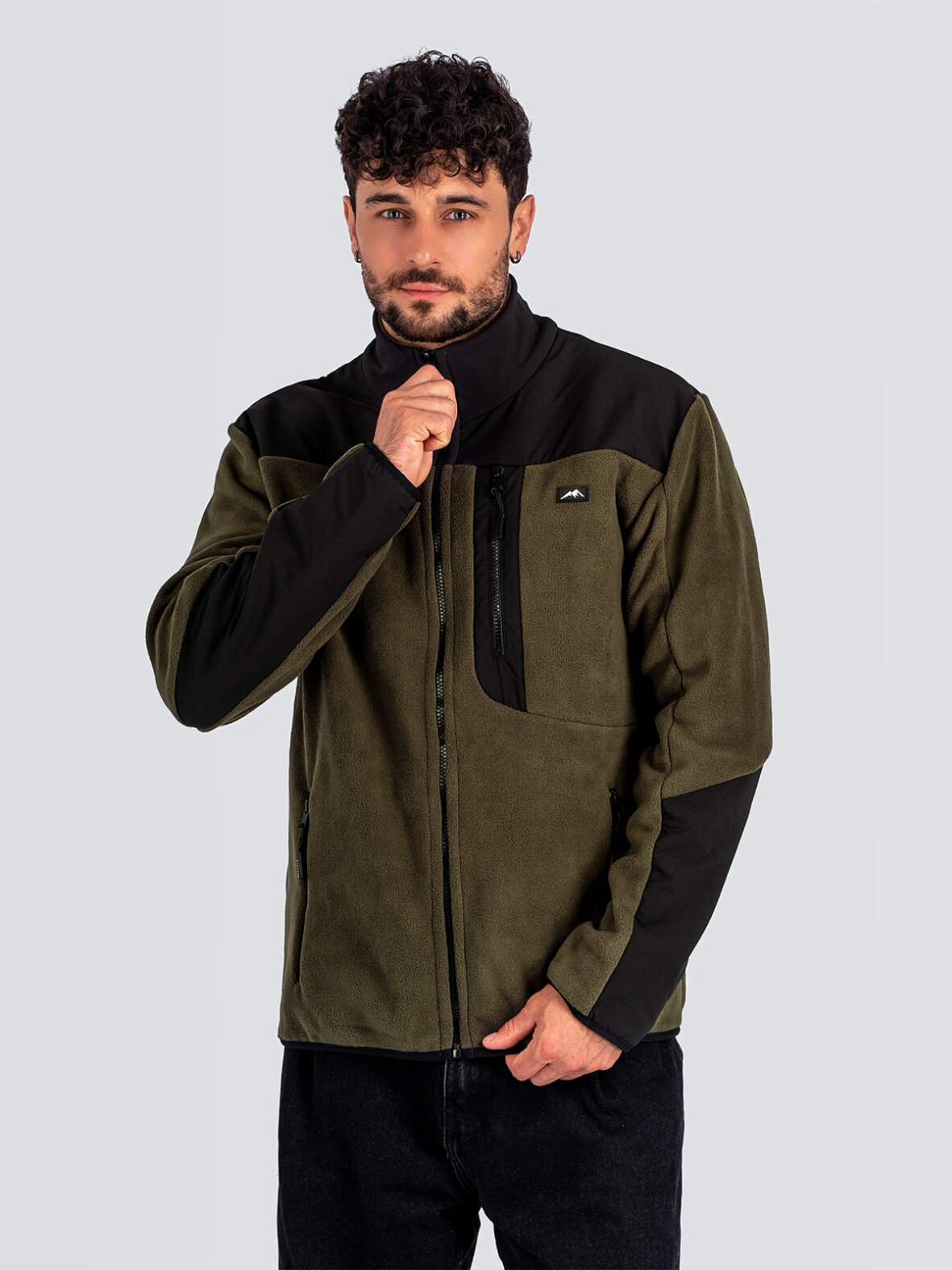 Толстовка спортивная