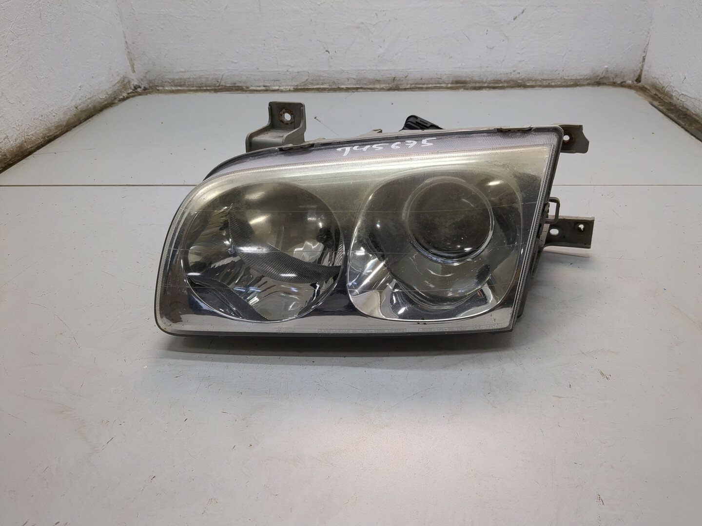 Фара (передняя) левая Hyundai Trajet Б/У