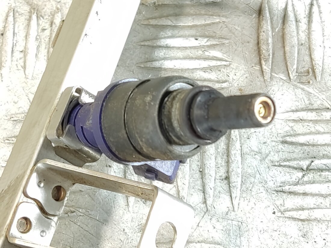 Форсунка двигателя BMW X5 2000-2007 1439800