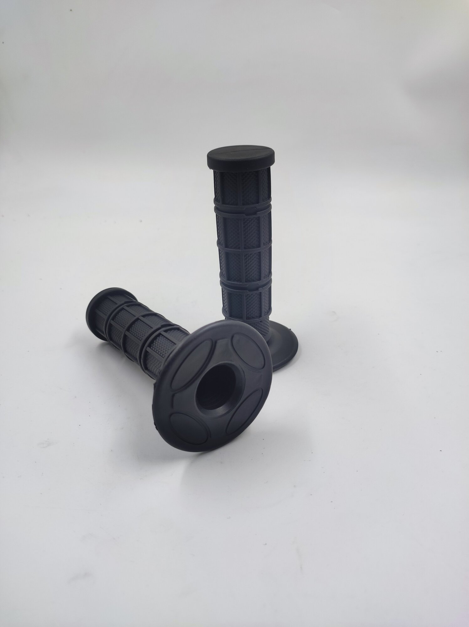 Ручки руля (грипсы) для питбайка и мотоцикла, резиновые, черные (24 мм + 22 мм)