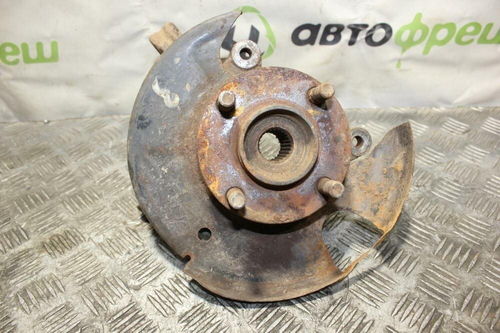 Кулак поворотный передний правый NISSAN Almera N15 400140M005