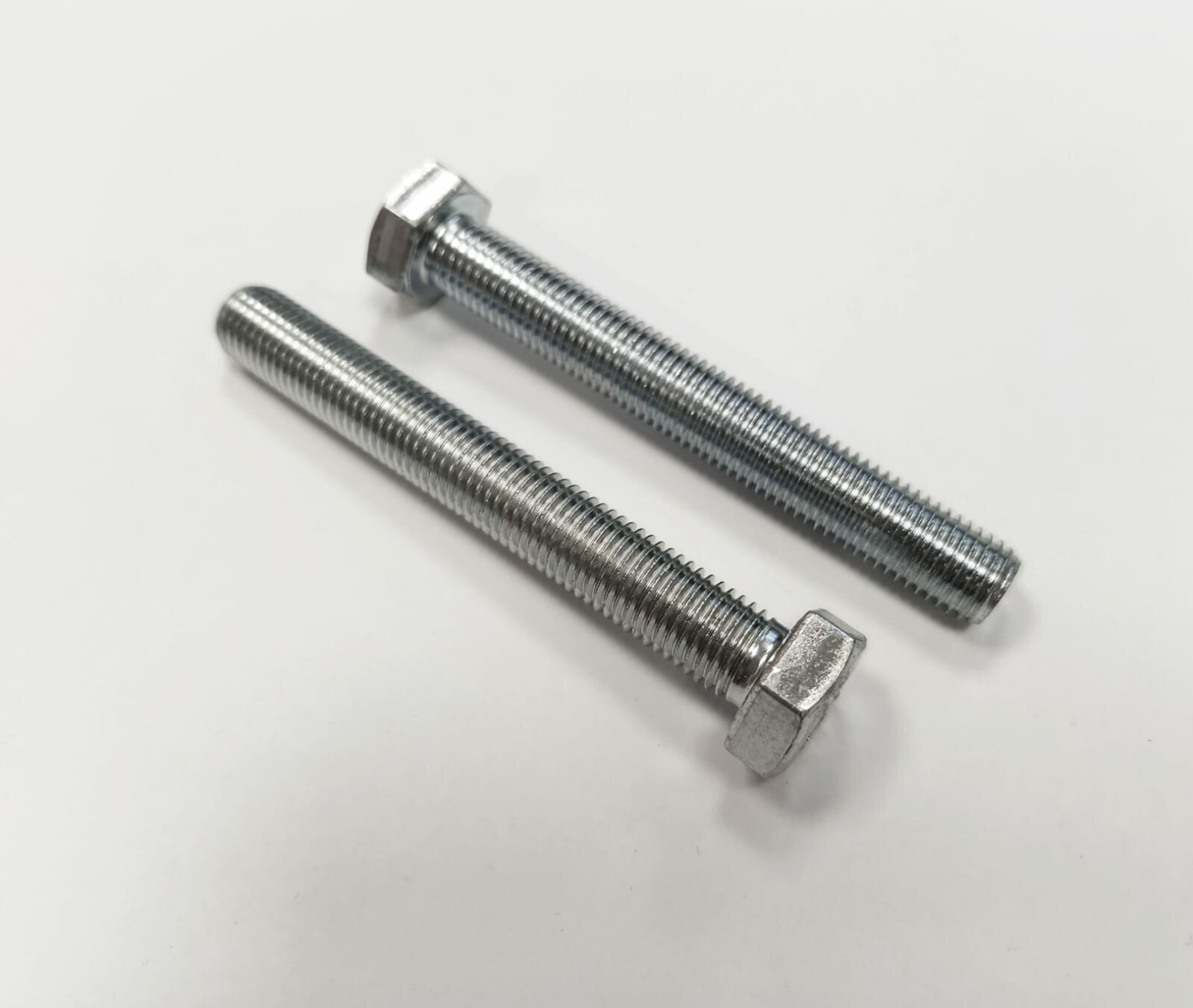Болт прочный 10.9 М12х1.5x90 мм