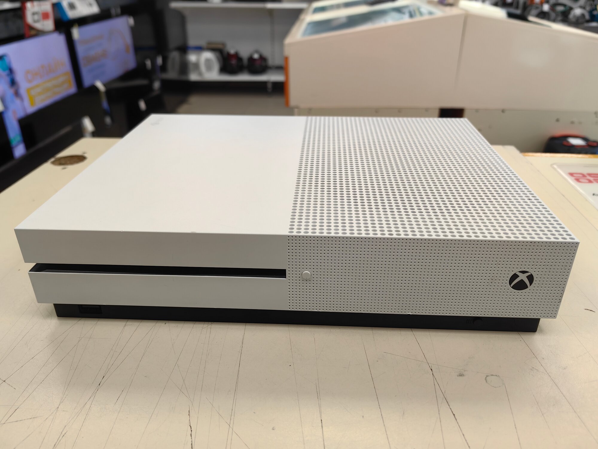 Игровая приставка Microsoft Xbox One S 1 TB (без игр), белый ,Б/У, Уценка