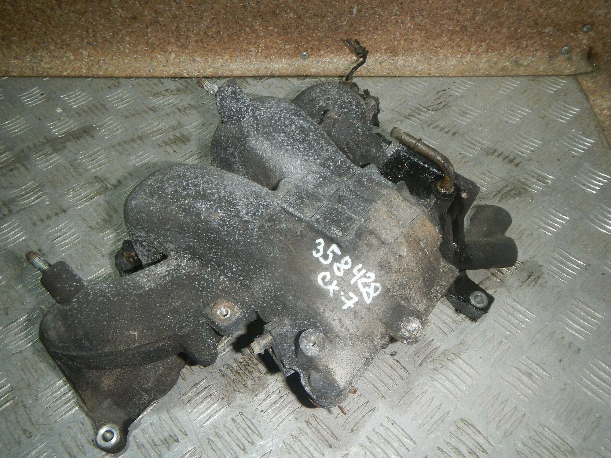 Б/У Коллектор впускной, Mazda (Мазда)-CX-7 (07-) MAZDA CX-7 (07-) 2,3 турбо После пожара. 358428 MAZDA арт. L3BT13100