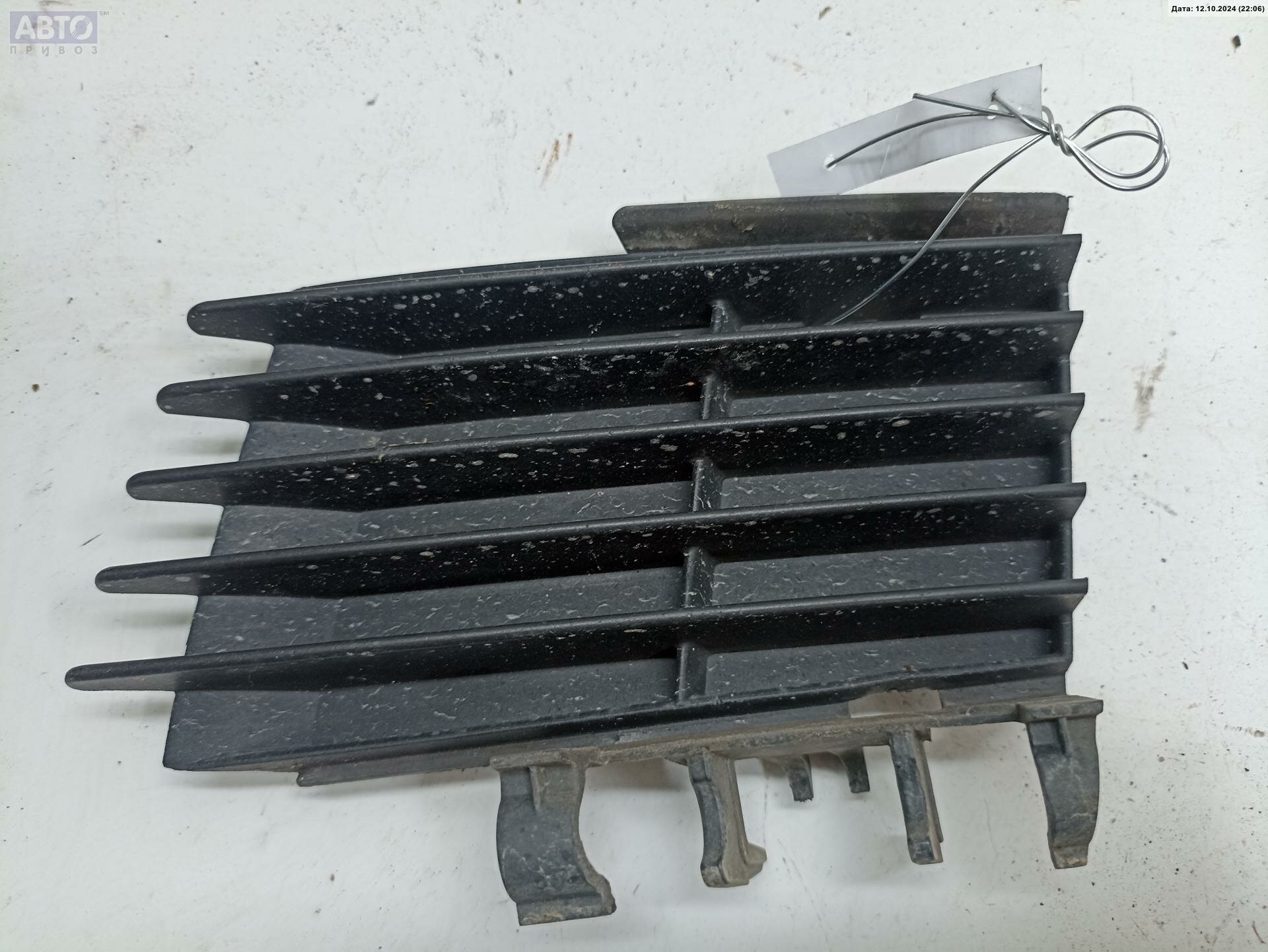 Решетка (заглушка) в бампер Opel Vectra C (2002-2008)