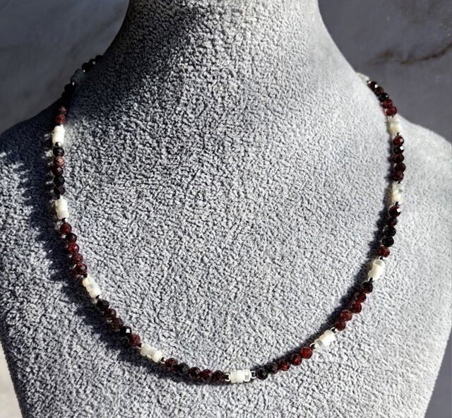 Бусы, гранат, перламутр