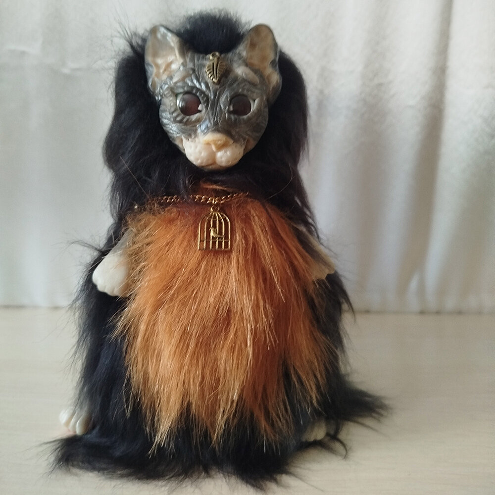 Интерьерная игрушка ручной работы в смешанной технике Черный кот