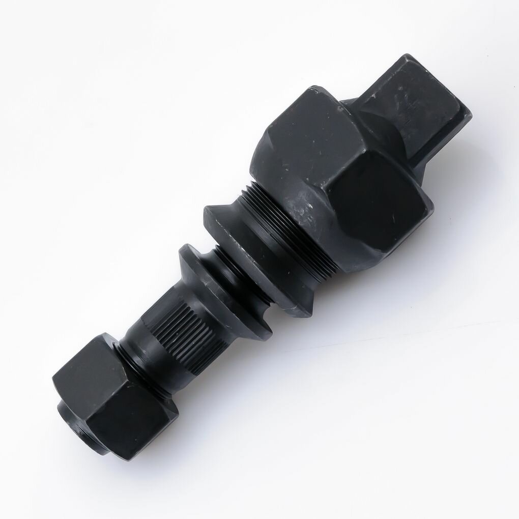 Шпилька задняя в сборе MMC CANTER гайка на 41, BW62R, правая, ZEVS (шпилька+2 гайки+футорка)