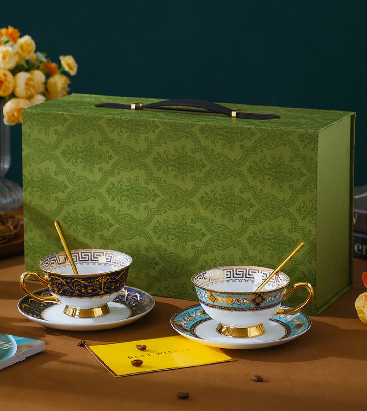 Набор чайных пар из костяного фарфора в стиле ретро
