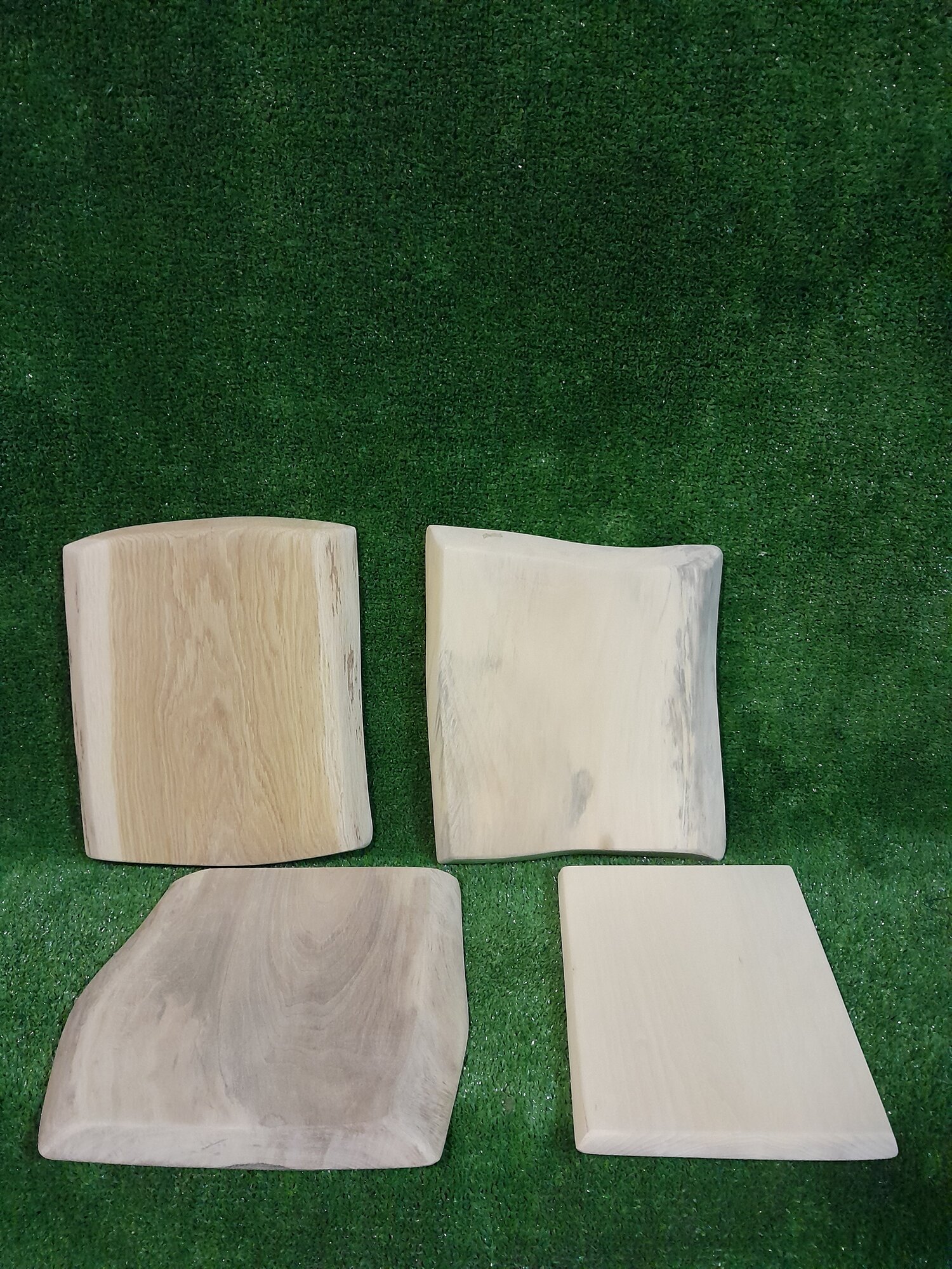 Четыре слэба деревьев: один липы, один карагача и два грецкого ореха. 1 сорт. Отстроганы, откалиброваны, отшлифованы.