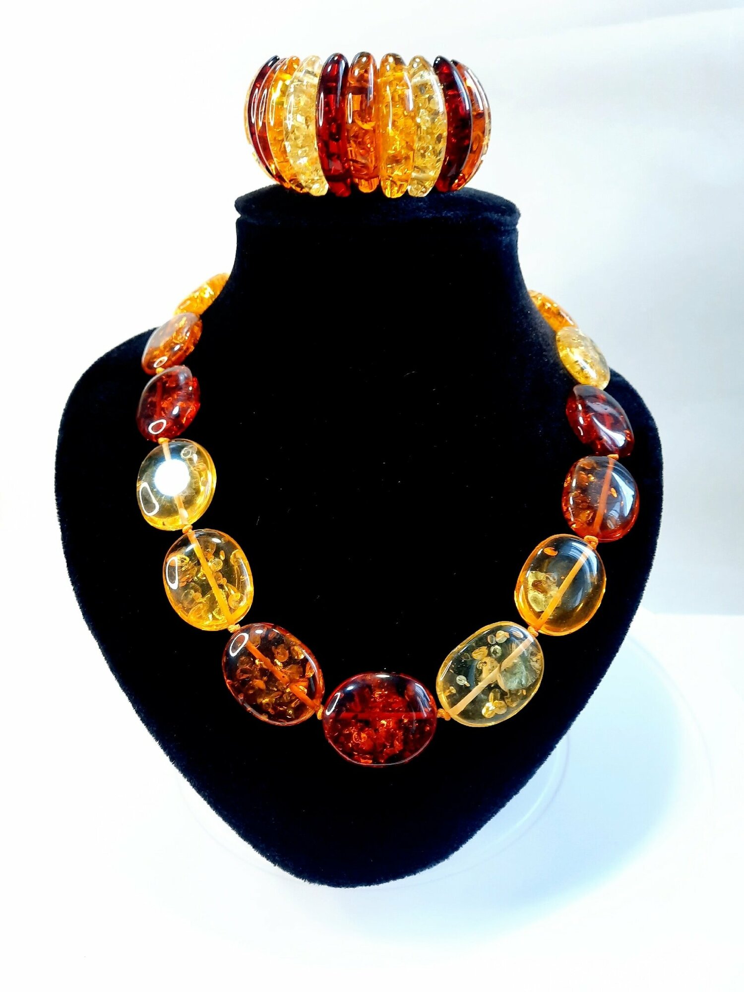 Комплект бижутерии: браслет, колье, янтарь прессованный