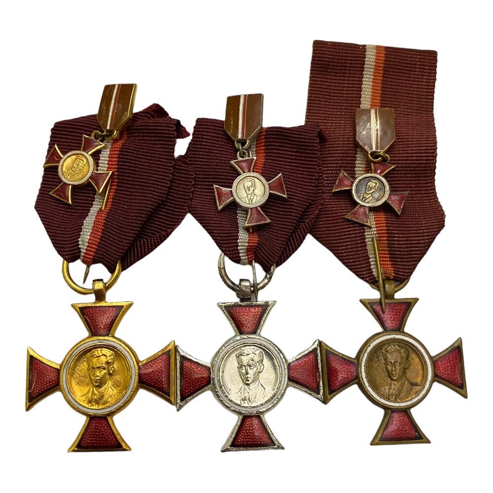 Польша, комплект крестов "Яна Красицкого" I, II и III степени с фрачниками 1957-1990 гг.