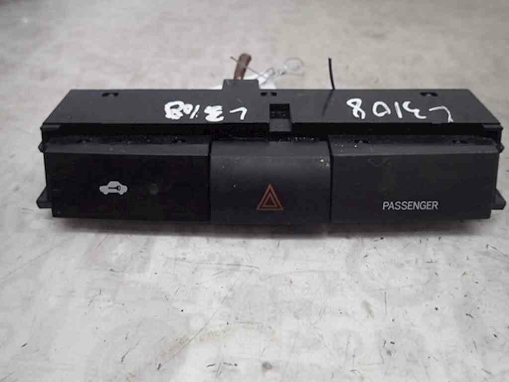 Кнопка аварийной сигнализации Toyota Corolla Verso 2 843320F020 арт. 288980