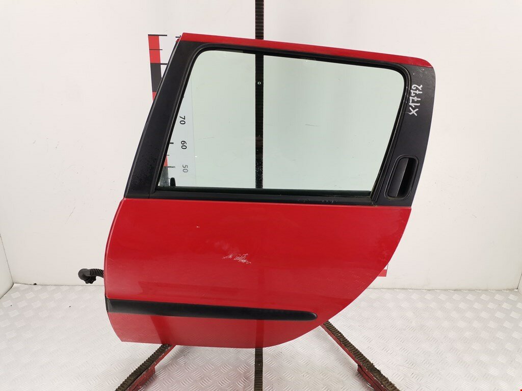 Дверь задняя левая Peugeot 206 9006F4 арт. 1491238