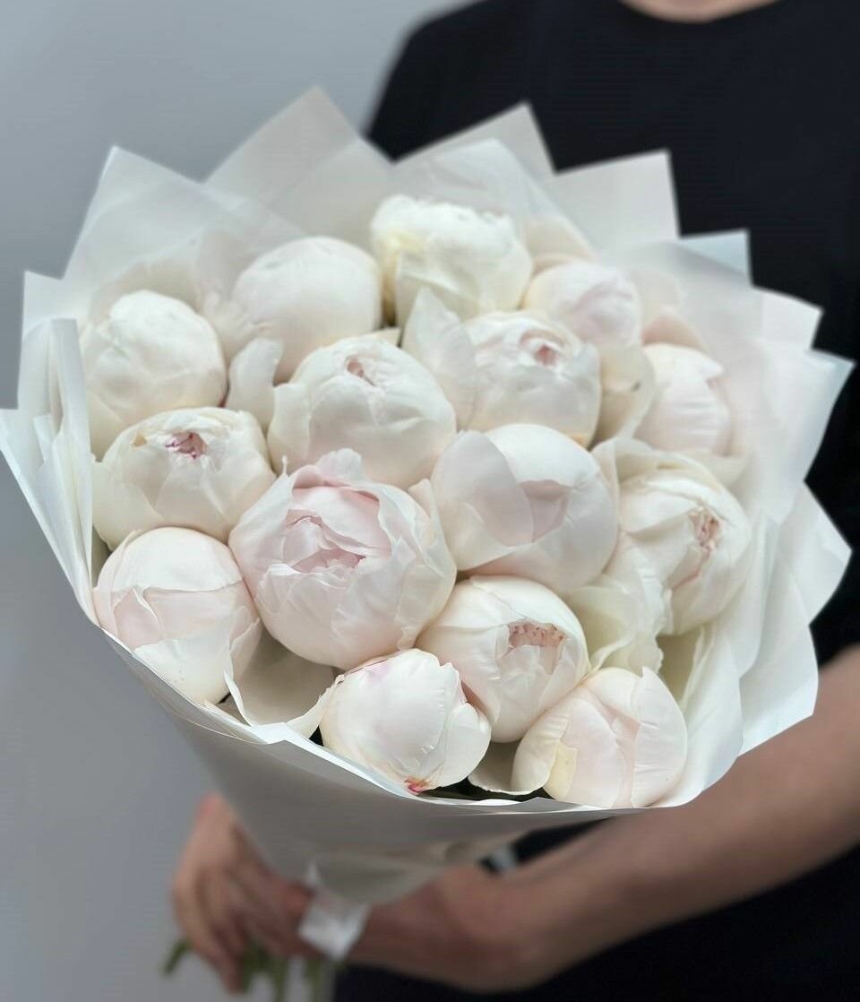 Монобукет из пионов "Одилия" 15 шт. - лучший подарок на любой праздник