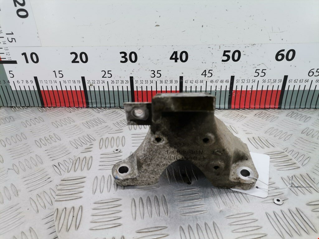 Кронштейн (крепление лапа) двигателя Audi A6 C6 4F0199308N арт. 1837021