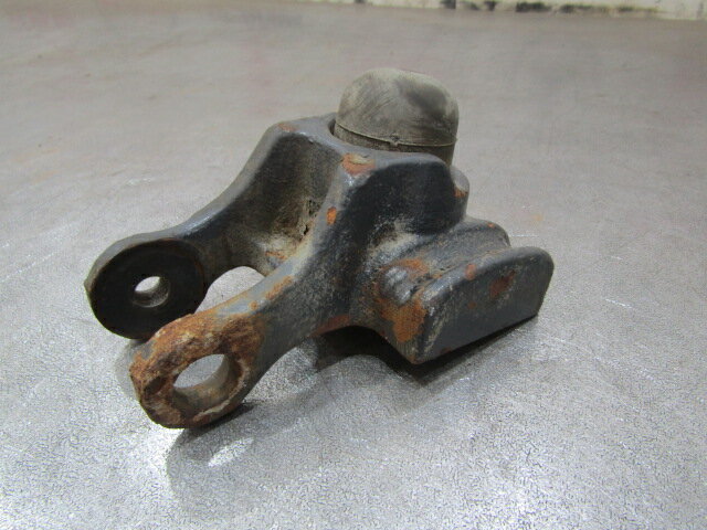 Кронштейн переднего амортизатора нижний в сборе с отбойником SCANIA P, R, G