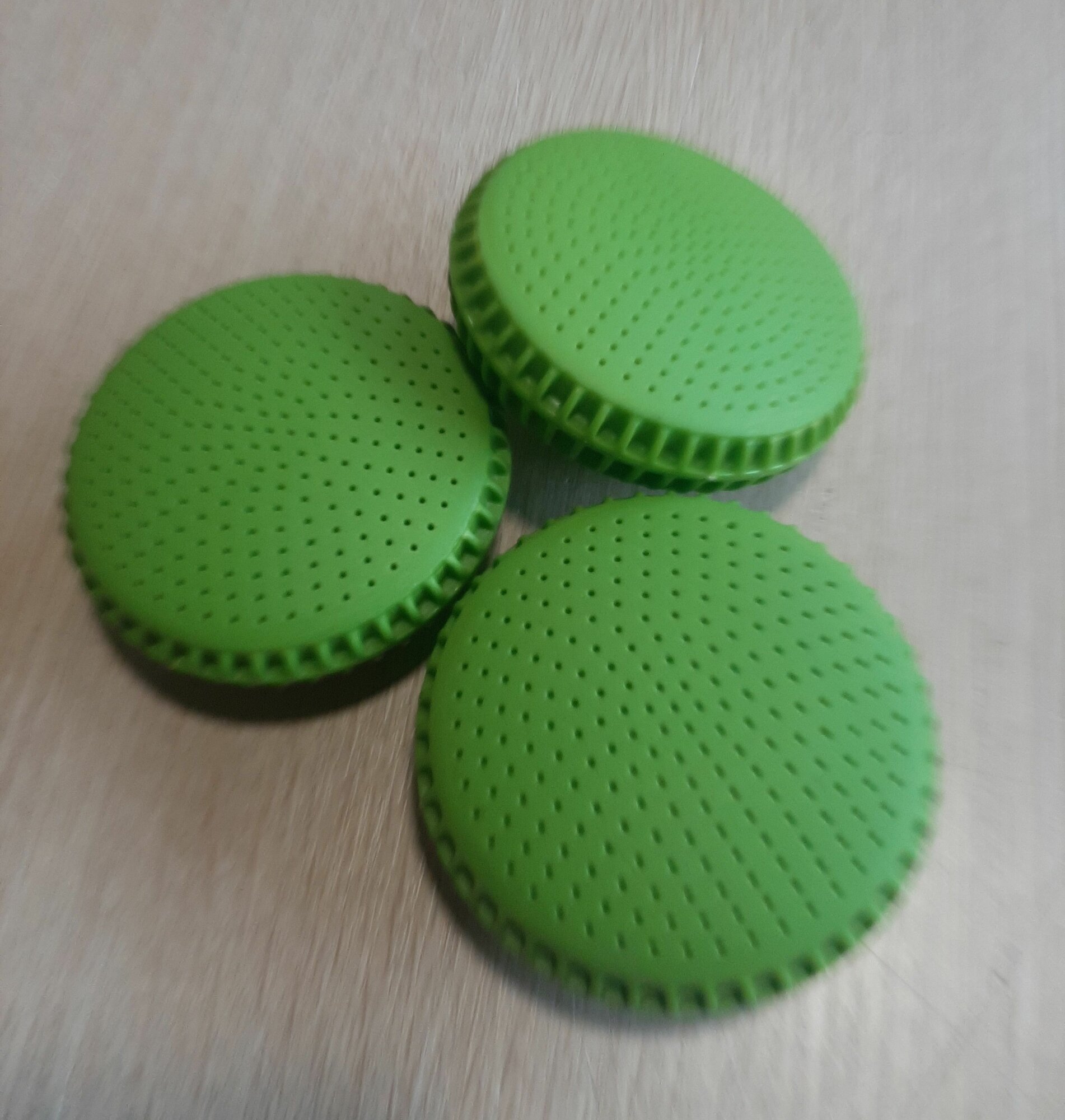 Рассеиватель для летнего душа насадка 3 шт (пластик, цветной) (1/2") / Лейка для летнего душа/