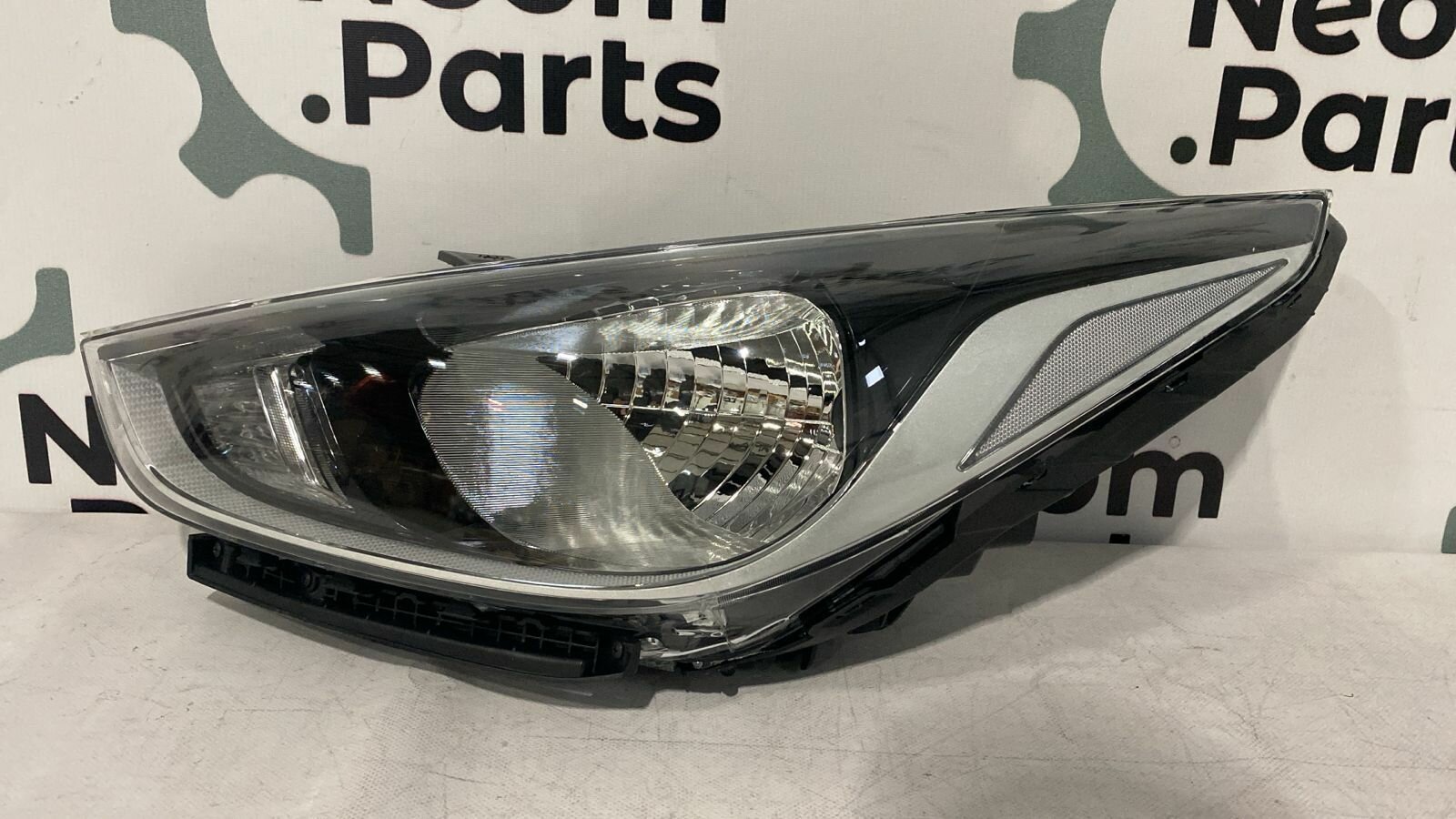 Фара левая Hyundai Solaris 2 17-22