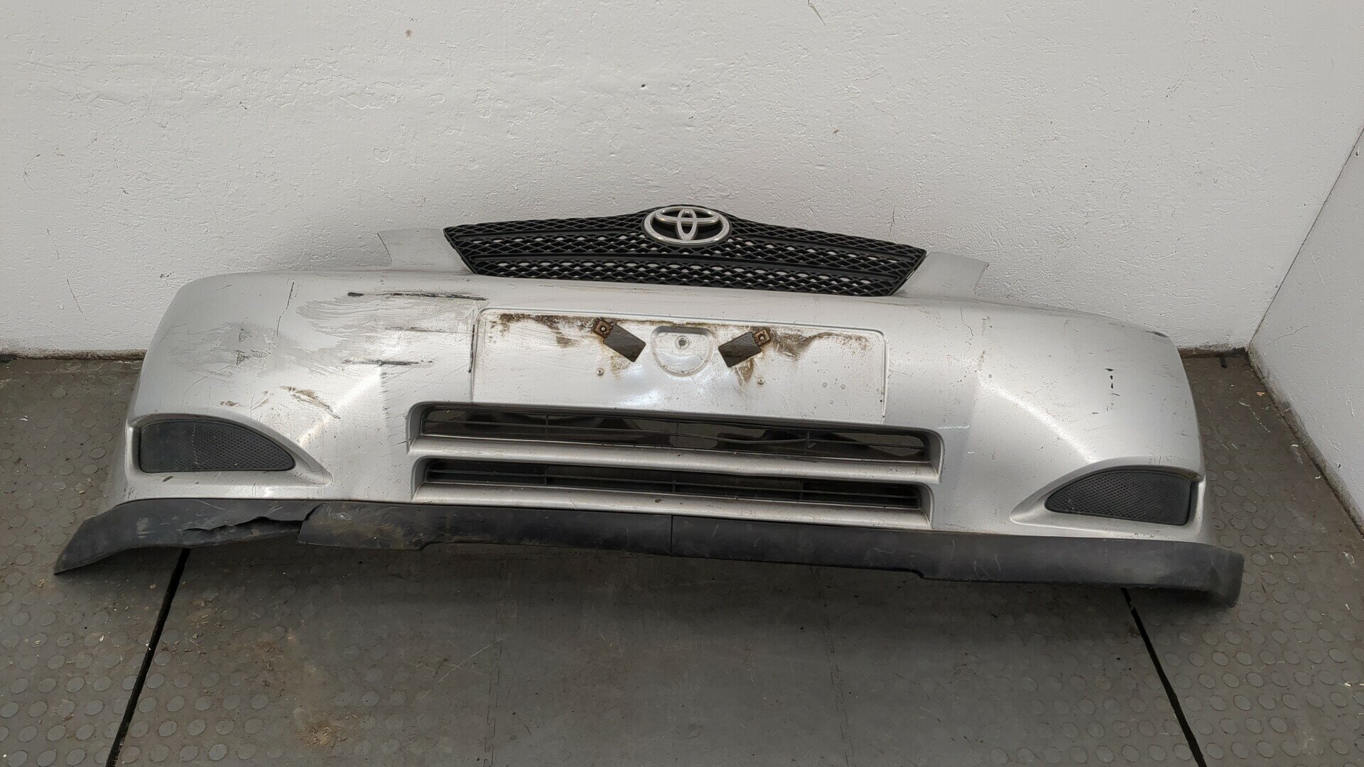 Бампер передний Toyota Corolla E12 Б/У