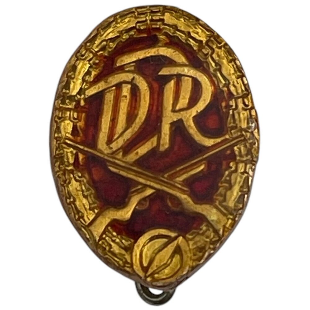 Фрачный знак "Допризывная подготовка" золотая степень, ГДР 1971-1980 гг.