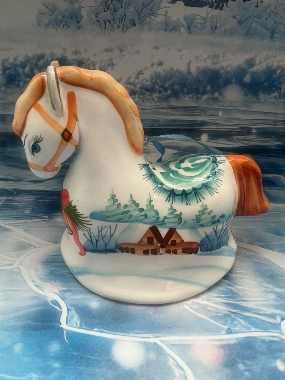 Фарфоровый колокольчик Лошадка большая-1, легкая ёлочная игрушка