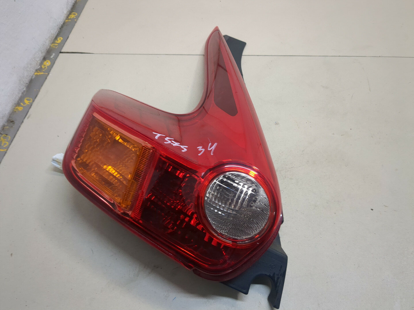 Фонарь (задний) левый Nissan Juke Б/У