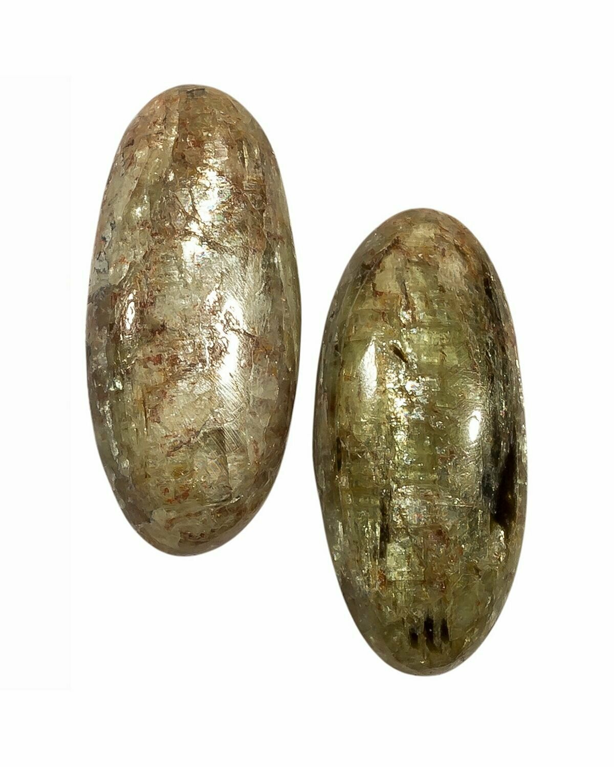 Пара кабошонов из кианита размером 29х13х6 мм. На стеклянной подложке.