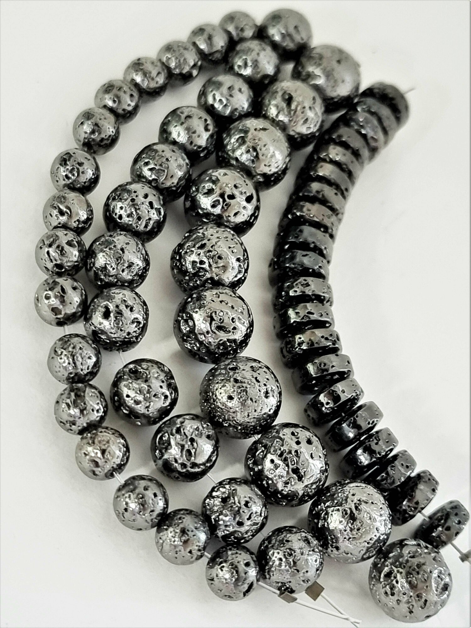 Бусины Лавы. Черный металлик. 58шт.