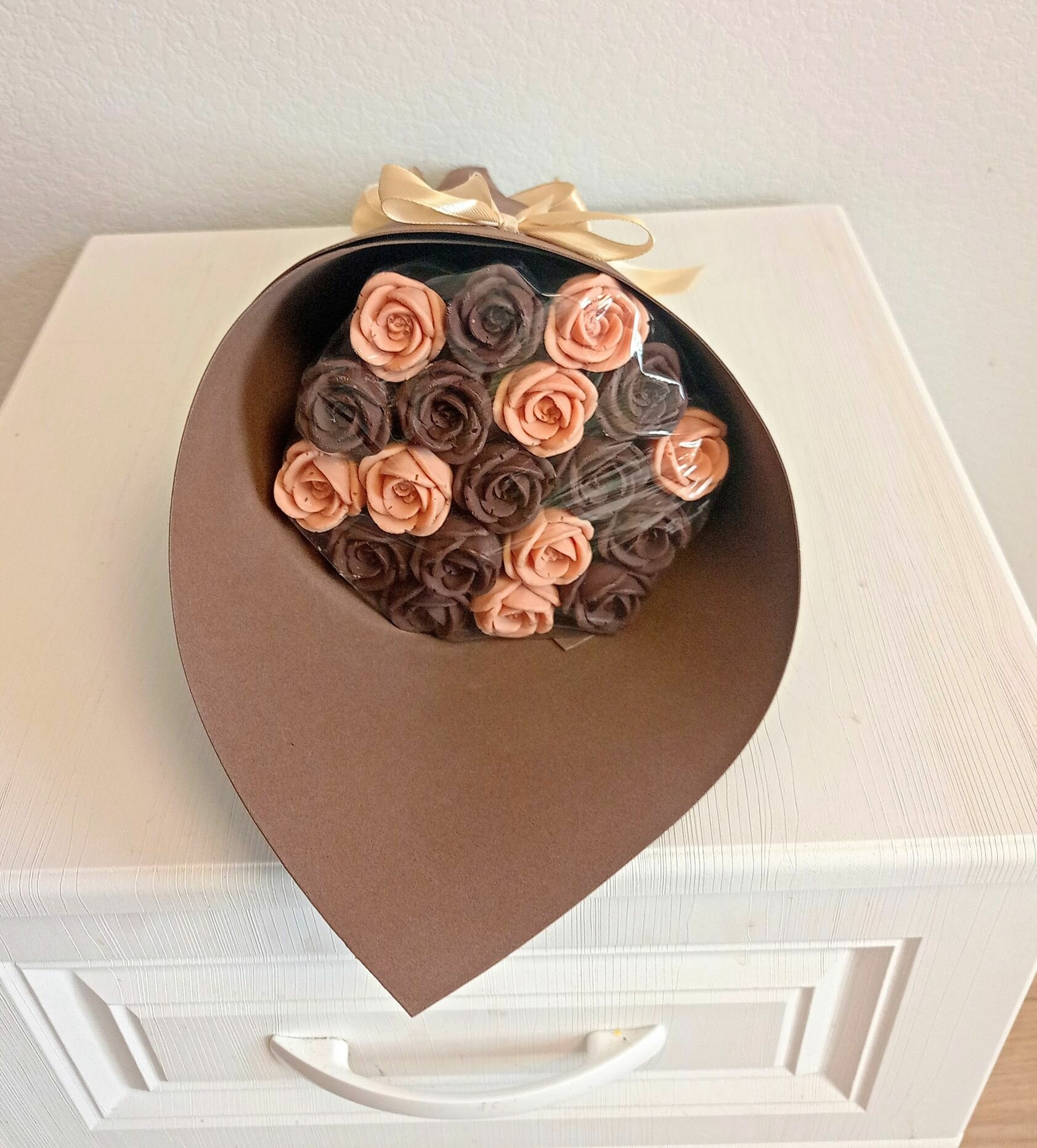 ТД НебыковА Сладкий букет из конфет шоколадные розы, 19 шт, 228 г