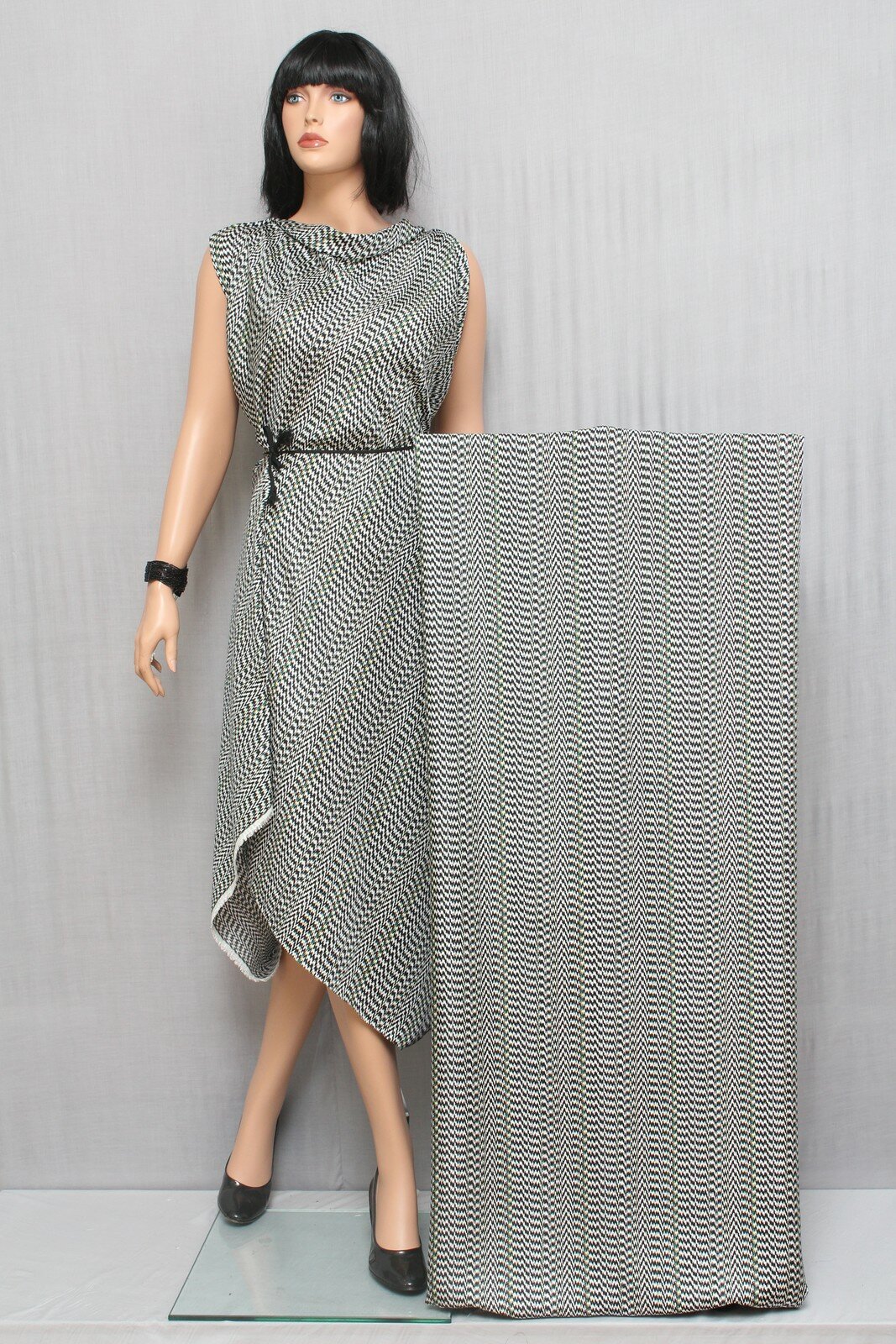 Ткань Шёлковый твил Iceberg черно-белая рябь с продольными полосами, ш136см, 0,5 м