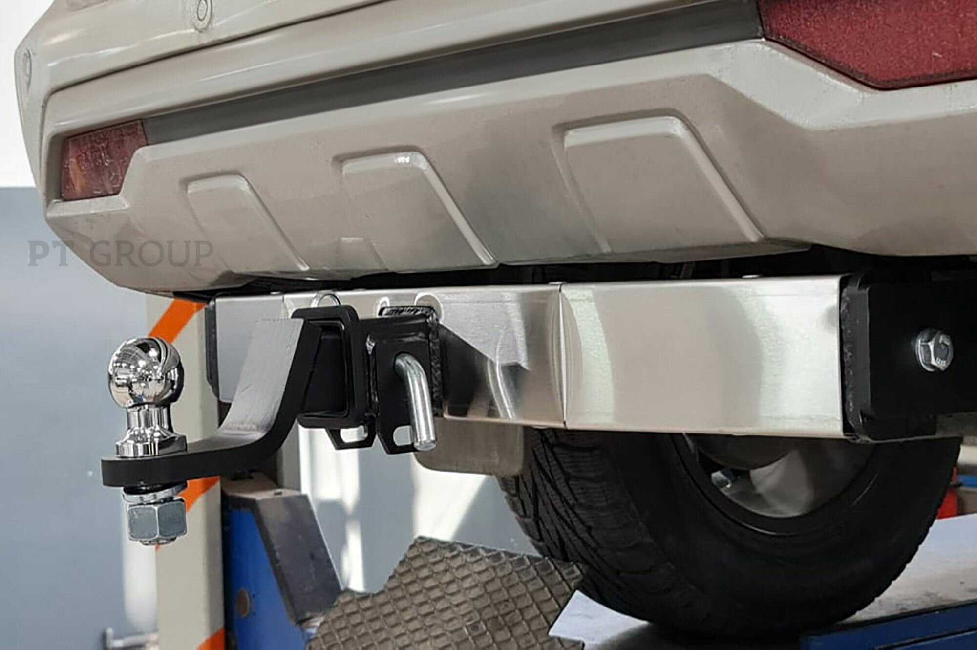 Фаркоп PT GROUP /съемный квадрат/ С нержавеющей Накладкой для Mitsubishi Pajero Sport 2021-(паспорт и сертификат в комплекте)(без электрики) арт. MPS-21-991124.00