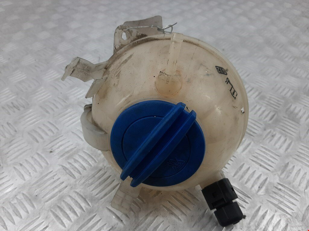 Бачок расширительный Audi A3 8P 1K0121407A арт. 1683341