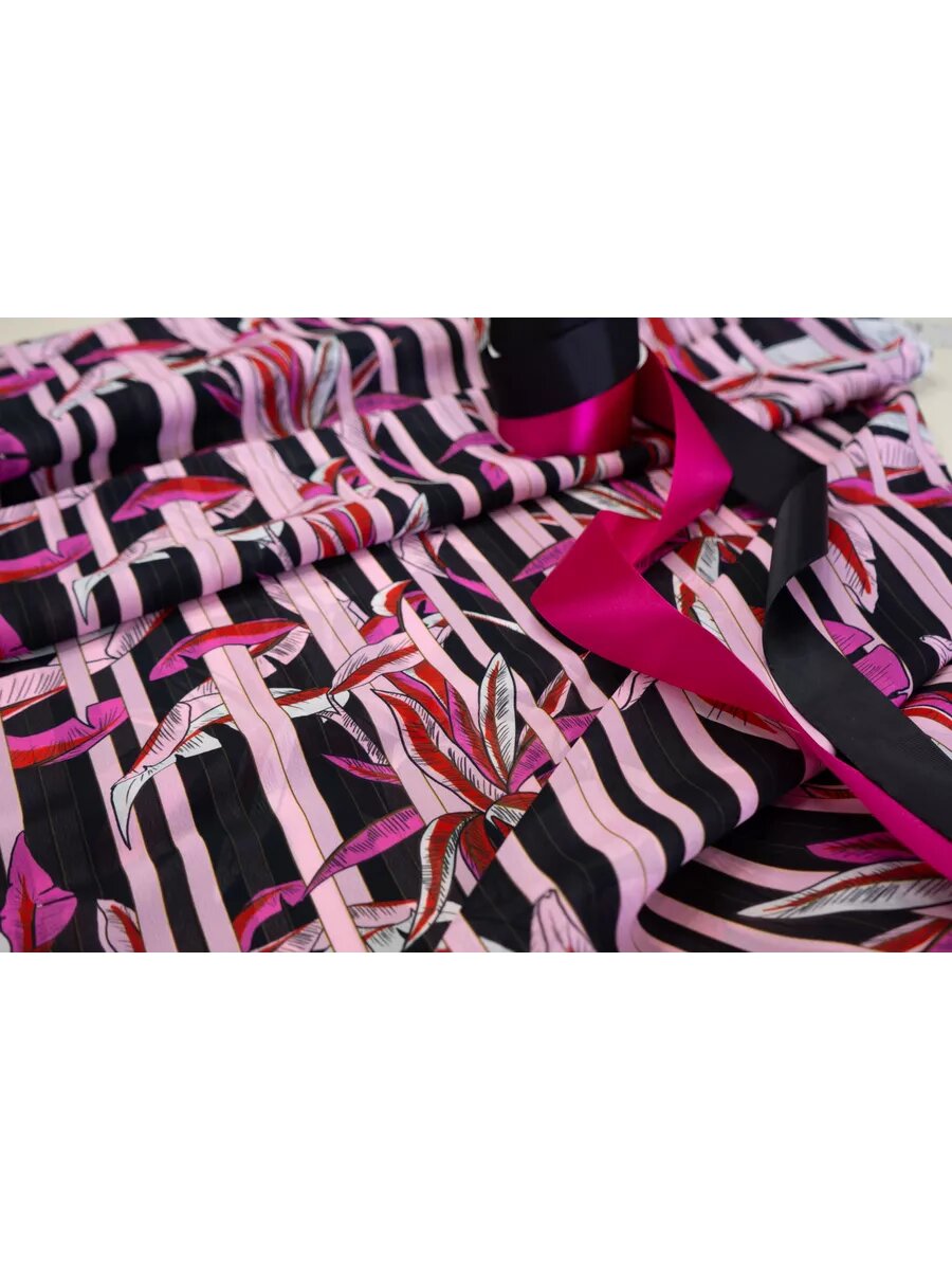 Вискоза креп-шифон розовые полоски на черном