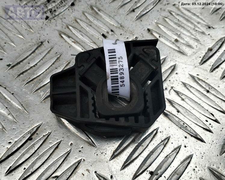 Кронштейн радиатора Volkswagen Golf-4