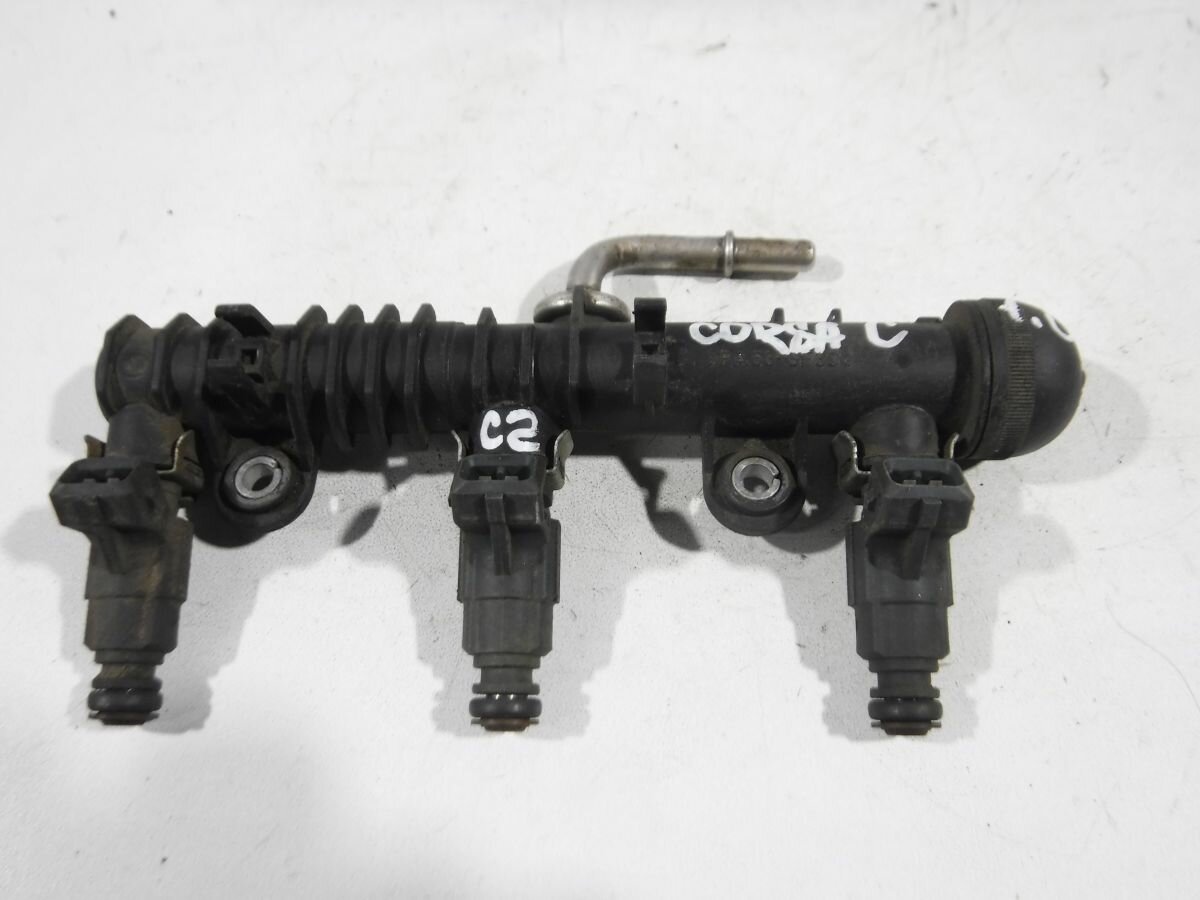 Форсунка топливная Opel Corsa C (2000—2003) 817406