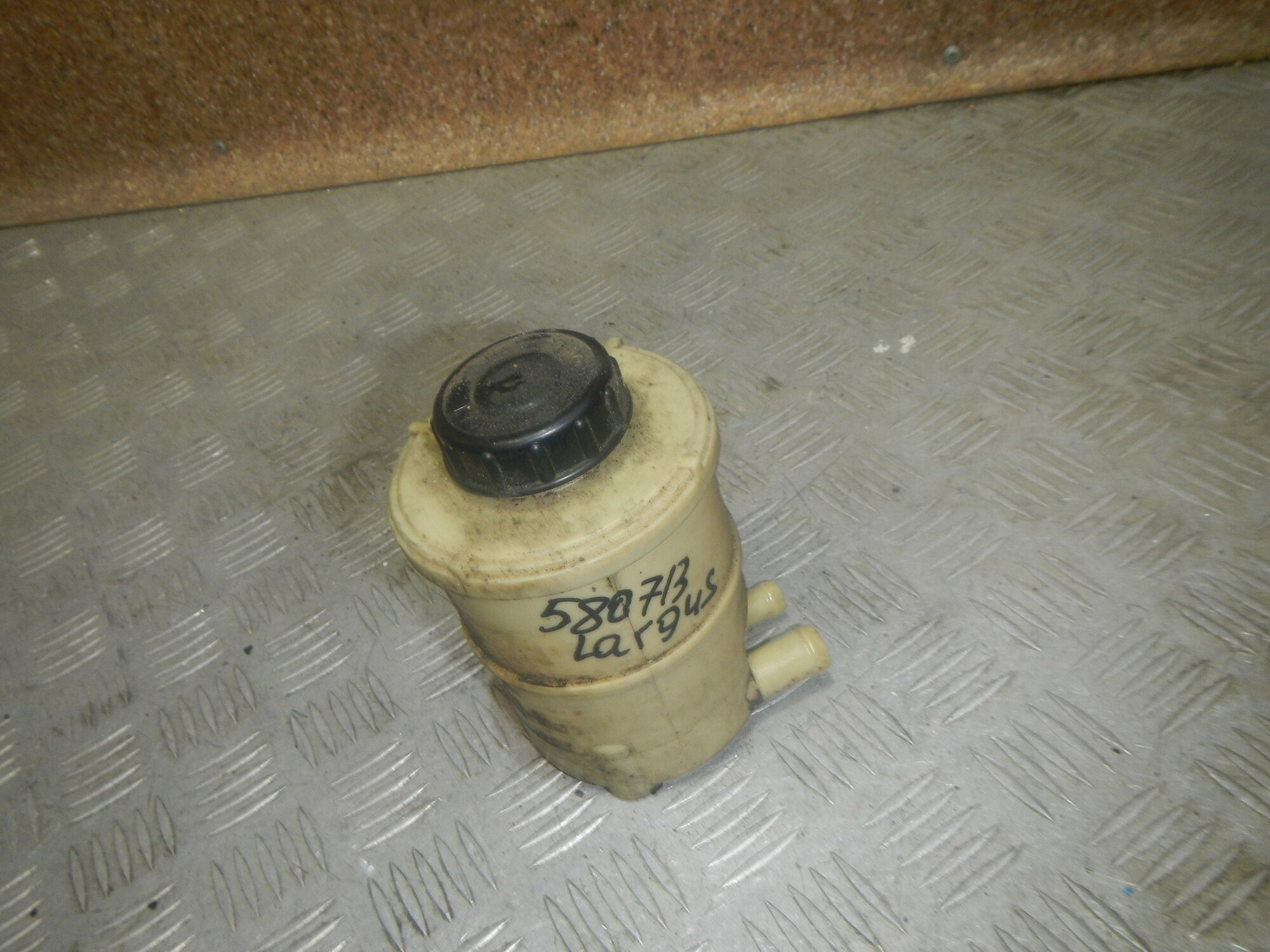 Б/У Бачок гидроусилителя, ВАЗ (VAZ)-LADA LARGUS (ларгус) LADA LARGUS (Ларгус) Сломано крепление. 580713 LADA арт. 820000...