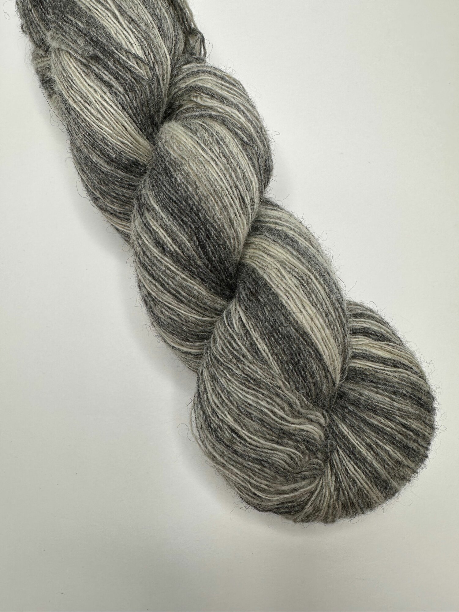 Пряжа для вязания шерсть 100% 8/1 Light lamb 125-135 г.