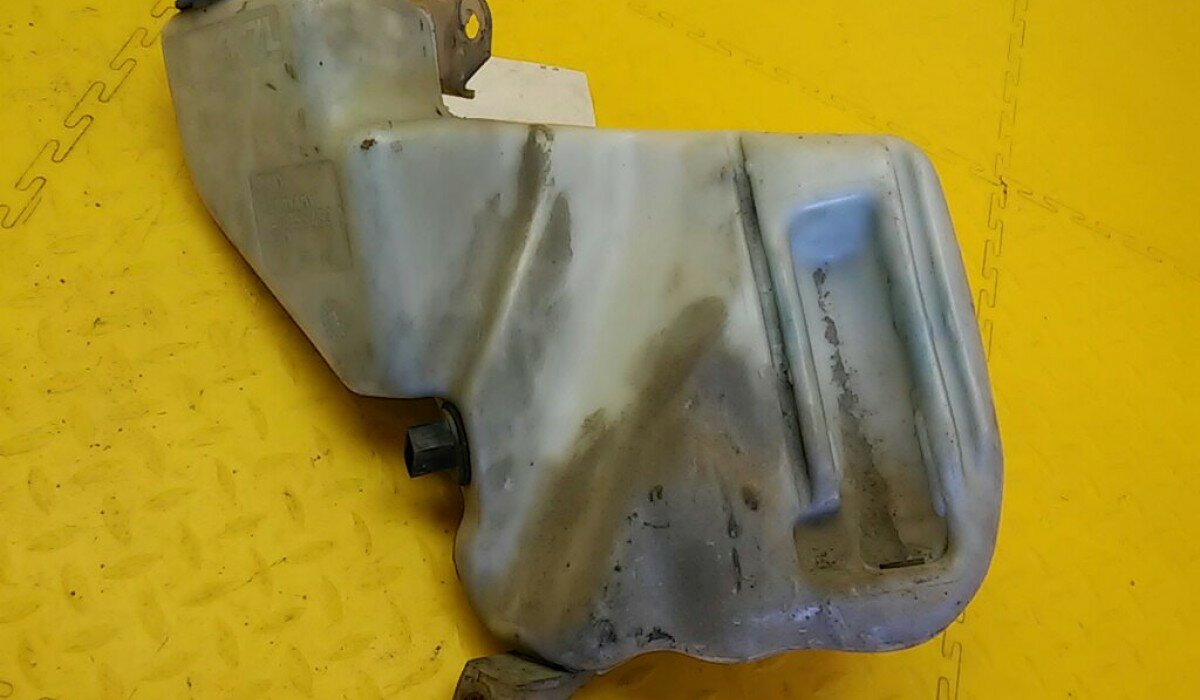 Бачок омывателя A6 (C5) Audi 4B0955453A